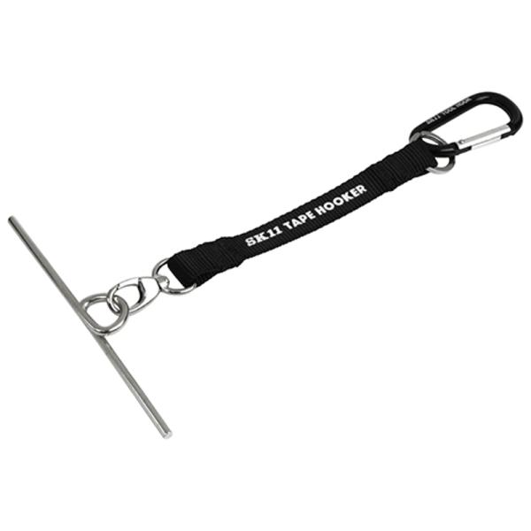 クラフトテープや養生テープの携帯に便利です。■■■用途■■■クラフトテープ、養生テープなどの携帯。■■■機能・特徴■■■ワイドタイプなので、クラフトテープ・養生テープなどの吊り下げが可能です。■■■仕様■■■●色：ブラック。●ベルト長さ：1...