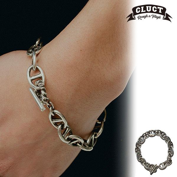 CLUCT クラクト真鍮素材で作られ、シルバー925を厚めにコーティング加工したブレスレットです。卓越した品質と職人の手仕事による仕上げが特徴です。流行り廃り無く着込めるクラッシックモデルは長年の活躍を約束します。素材 : BRASSサイズ...