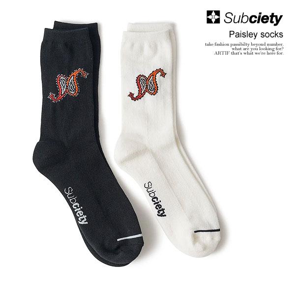 【発売日：2024年12月30日】SUBCIETY サブサエティブランドを象徴するペイズリーの勾玉をモチーフとした色鮮やかなエンブレムをジャガードで表現したソックス。つま先にはライン、底にはブランドロゴ『THE BASE』をオン。足元にアク...