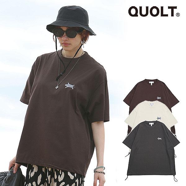 QUOLT クオルト 裾のドローコードがアクセントになるTシャツ。コンパクトコーマ糸による上質でなめらかなコットンボディで、裾を絞ってシルエットの変化を楽しめる。左胸に刺繍、バック首元にプリントが施されたシンプルで心地よいデザイン。素材 :...