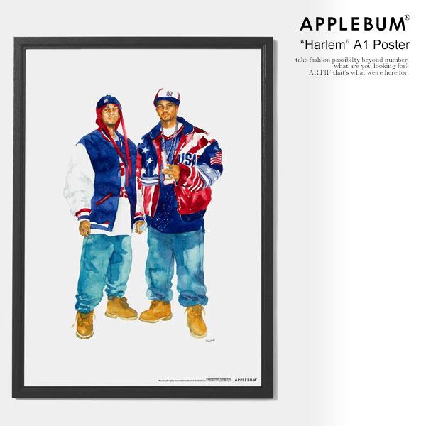 【発売日：2026年08月22日】APPLEBUM アップルバム●商品説明2000年代初頭のHARLEMの空気感を、Tsuyoshi Yamanaka氏による水彩画で表現したA1ポスター。オーバーサイズのデニム、イエローヌバック、フィッテッ...