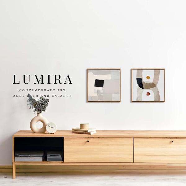 空間設計に「静かな強さ」を。LUMIRAは、和モダン・北欧・ナチュラル系物件に対応するキャンバスアートです。抽象画の中でも視覚のノイズを抑える構図設計で、モデルルーム・共用部・ホテルライクな住空間に適した選定が可能。32.5cm角の軽量仕様...