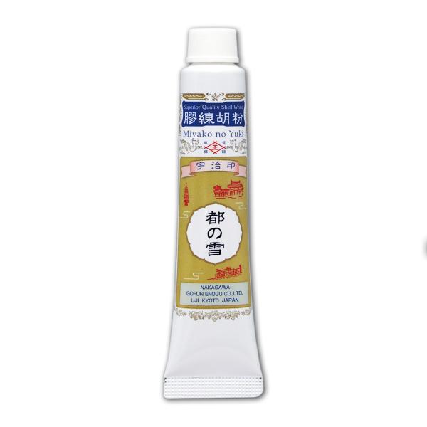 容量：9号 40mL上質なイタボ牡蠣胡粉だけを膠で練ったチューブ入り胡粉です。整えた桐塑(ボディ)に塗って、薄い色の布を木目込む際にも下地の色が透けて濁らないようにします。