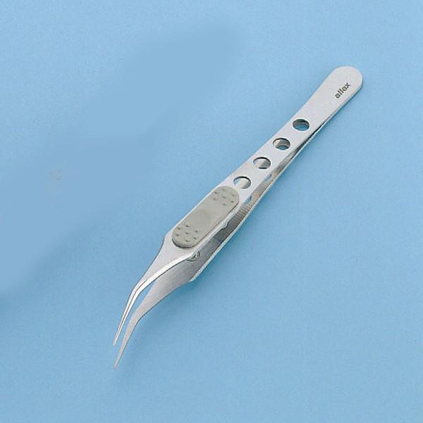 サイズ：全長113×幅9mm重さ：12gステンレス製手の中に納まるサイズなので、開閉時の使用感が抜群です。先端をスキ加工で薄くすることにより、細かい作業に最適です。先曲り設計で、形状の複雑な部分の作業用に向いています。エラストマー樹脂ハンド...