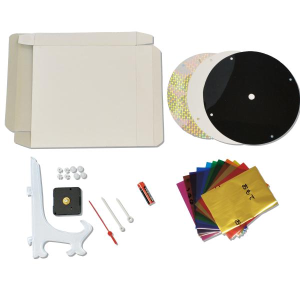 完成サイズ：高さ約210mm×幅208mm×奥行95mm(スタンド含)セット内容：粘着加工ペット樹脂丸型制作板(直径206mm)1枚、銀ホログラム丸型フィルム 1枚、丸型裏板厚紙 1枚、プッシュステンドカラー透明10色 各1枚、プッシュカラ...