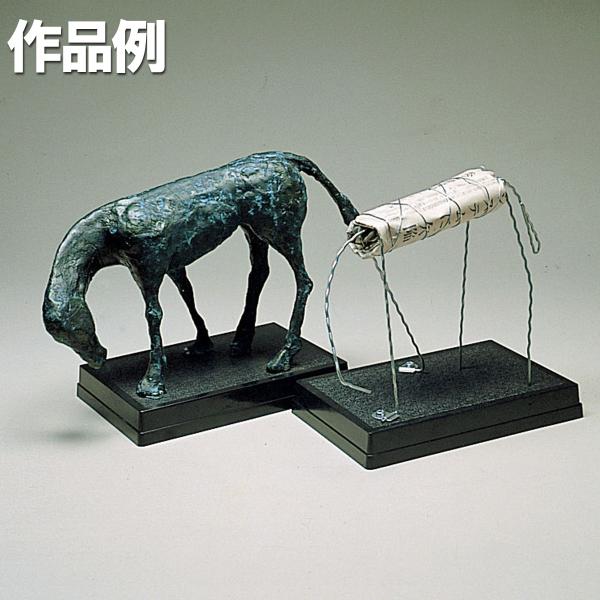台座：約177×117×高さ27mm芯材400mm1本、針金2本、止め具2個、ビス2本、ポリスチレン製作品台1台、蝶ナット2個説明書1枚大きめの人物や動物の作品用芯材です。