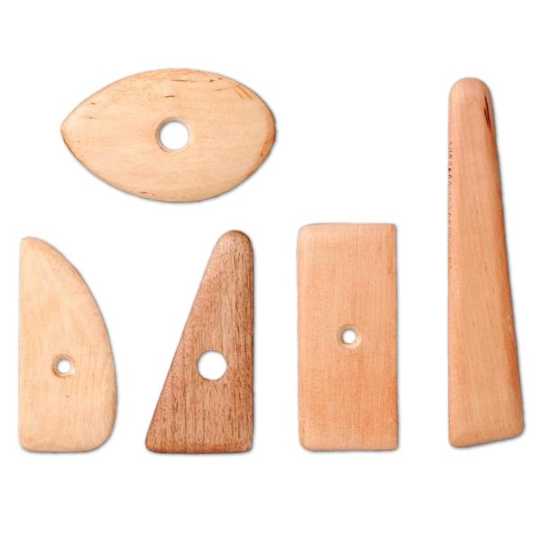 サイズ：(楕円)長さ108mm、(三角)長さ113mm、(櫛刃)長さ184mm、(薙刀)長さ108mm、(長方形)長さ115mm器づくりに必要な代表的な形のこてのセットです。※手作り成形品ですのでサイズは目安です。