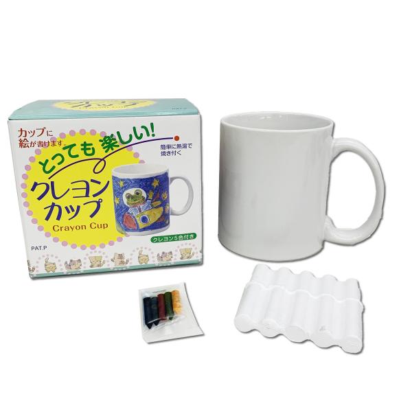 サイズ：直径82×高さ96mmクレヨン：赤、黄、緑、青、黒 各1本 クレヨンホルダー付カップの外側に付属の専用クレヨンで絵を描き、沸騰したお湯をカップの内側に注いで器を温めるだけで、絵がカップに焼き付きます。約3分間ぐらい熱湯でクレヨンを定...