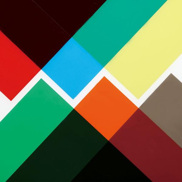 カラー塩ビ板 透明 サイズ：約330×360×0.4mm※製造ロットにより若干サイズ表記と誤差が出る場合がございます。硬質塩化ビニールシートで透明性バツグンの美しい表面肌を持っています。厚さが薄いため曲げ加工も容易にでき、はさみでも簡単に切...