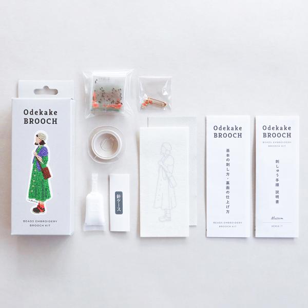 出来上がりサイズ：縦9.8cm×横2.8cmセット内容：ビーズ、フェルト、裏布、ブローチピン、刺繍針、糸、接着剤、説明書素材：ガラス・真鍮（金メッキ）・ポリエステル・合成皮革・鋼・水溶性接着剤（酢酸ビニル樹脂・水）難易度：★★★刺繍枠を使わ...