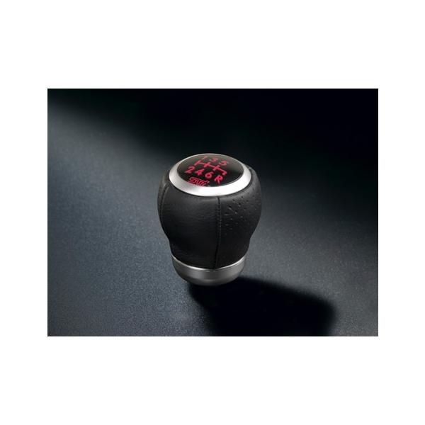 ■レガシィ　ＢＰ/ＢＬ　ＳＴＩシフトノブ(６ＭＴ用) 新品です。 【適応】　ＢＰ/ＢＬ(Ｄ型〜Ｆ型)(３．０Ｒ spec.B／２．０ＧＴ spec.B／tuned by STI／Ｓ４０２)　 【部品番号】ＳＧ１１７ＡＪ０１６(６ＭＴ用)●革...