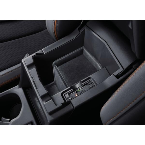 ■フォレスター・ＳＬ　センターコンソールトレイ新品です。【適応】　ＳＬ　(Ｂ型〜）　【部品番号】Ｊ２０１７ＳＬ１２０●センターコンソール内を仕切るトレイ。前方はサングラスや長財布などがすっきりと収まるように深く、後方はカードやガムボトルなど...
