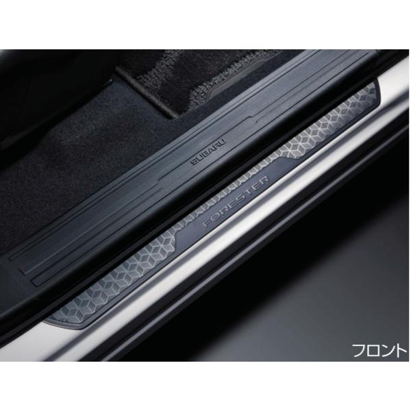 ■フォレスター・ＳＬ　サイドシルプロテクター新品です。【適応】　ＳＬ　(Ｂ型〜）　【部品番号】Ｅ１０１７ＳＬ０００●乗降時に靴が当たりやすいサイドシルを保護するプロテクター。ヘックスキューブ柄のデザインで、他のプロテクションアイテムとトータ...