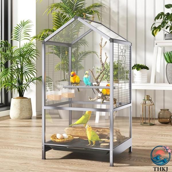 【鳥の性質を満足させる】鳥かごは広々としていて、頑丈で耐久性があります。 愛鳥の日常をより豊かに。 厚さ1mmのステンレススチールケージメッシュ素材は、オウムが自由に登るのにさらに役立ちます。 登山は本能的で自然な本能です。【お手入れ簡単】...