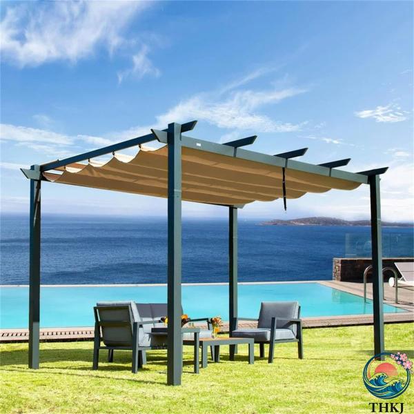 □商品詳細 ? 格納式パーゴラキャノピー：日焼けのないスペースでまぶしさを解消したり、暖かい日差しを浴びて楽しんだりできます。 パティオ パーゴラの格納式キャノピーを制御し、状況に応じて必要な光の量を選択できます。? 屋外対応アルミニウムパ...