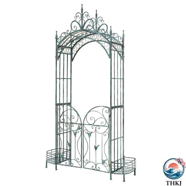 ? ユニークなデザイン：このアーバーは、繊細なラインとスクロールワークの王冠のモチーフを備えています。単独で立っているか、つるつるや花で覆われているかにかかわらず、イベントに印象的な焦点を追加します。? 強力な安定性：アーチパーゴラは粉体塗...