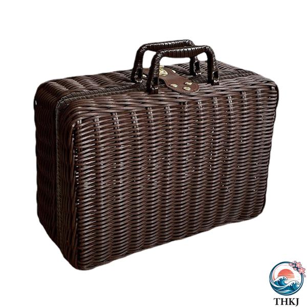 ? 【家の装飾】:籐ハンドバッグのシンプルな織りデザインは、ご自宅の美しい装飾になります。? 【プレミアム素材】: このヴィンテージ籐トラベルケースは、繊細に作られ、丈夫で耐久性のあるプレミアムフェイクラタンPP素材で作られています。? 【...