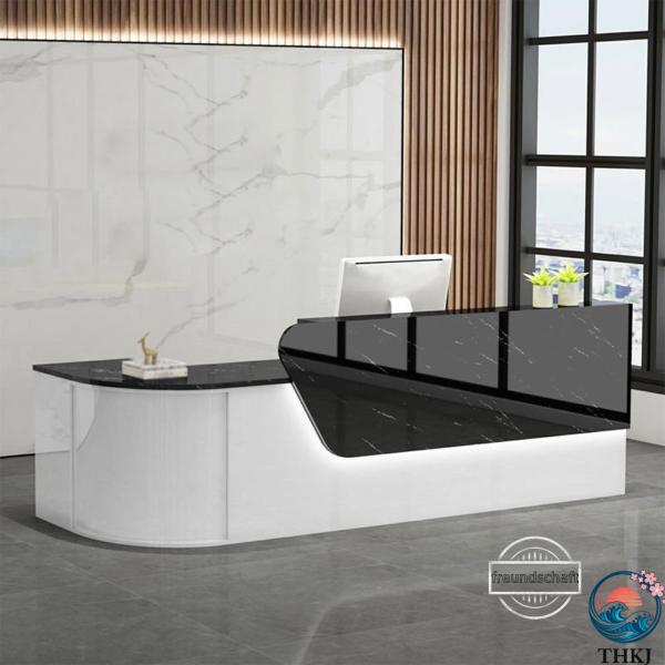 ? 防塵防湿: カウンターテーブル カウンター キャビネットの扉と引き出しはしっかりと閉まり、閉じたときに隙間がほとんどありません。キャビネット内への埃の侵入を防ぎ、外部の湿気から隔離します。保管した書類や飲み物はホコリで汚れたり、湿気で傷...