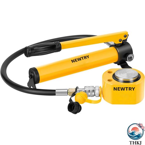 ? 【小さいが強い】コンパクトで持ち運びしやすく、狭いスペースにも適しています。小型で薄型ですが、大きい持ち上がる力を持っています。? 【良い品質】表面は焼き付け塗装で、耐食性に優れ、錆びにくいです。防塵リングが付いており、製品が受ける汚れ...