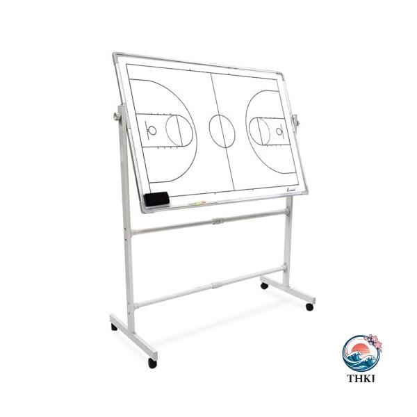 【パッケージに含まれるもの】バスケットボールコーチのホワイトボード、マーカー、消しゴム、磁気チェスの駒付き。【超クリアなデザイン】白い背景にクリアな黒い線が描かれており、プレイヤーはアクションや位置を即座に確認できます。タイムアウト中にプレ...