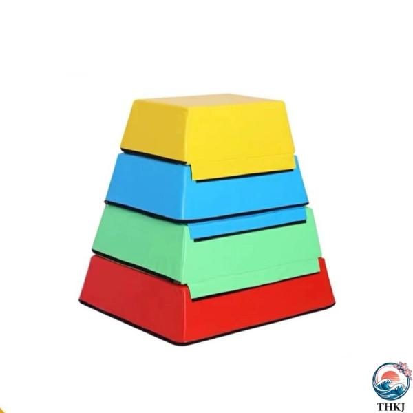 【4イン1フィットネスジャンプボックス】: さまざまなジャンプの高さと課題を通じて、体の協調性を向上させ、柔軟性を高め、集中力と意志力を養うのに役立ちます。運動とスポーツスキルの向上のための多機能ツールです。 ? 【耐摩耗性と耐傷性】：高強...