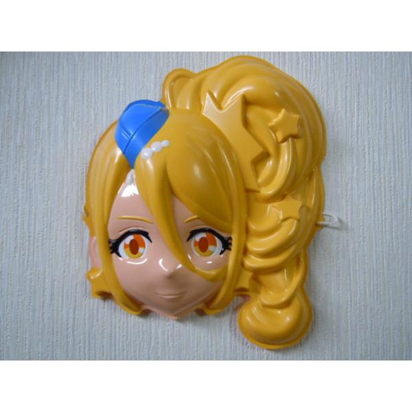 お祭りや縁日で販売されているキャラクターお面です。お子様の変身ごっこやヒーロー・ヒロイン遊びに大活躍！また飾りとしてお好きなキャラをお部屋に飾って楽しく彩ってみてはいかがでしょうか？