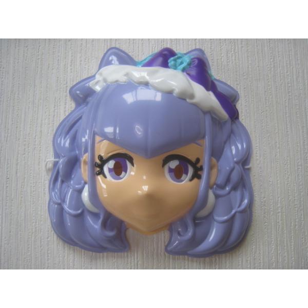 お祭りや縁日で販売されているキャラクターお面です。お子様の変身ごっこやヒーロー・ヒロイン遊びに大活躍！また飾りとしてお好きなキャラをお部屋に飾って楽しく彩ってみてはいかがでしょうか？