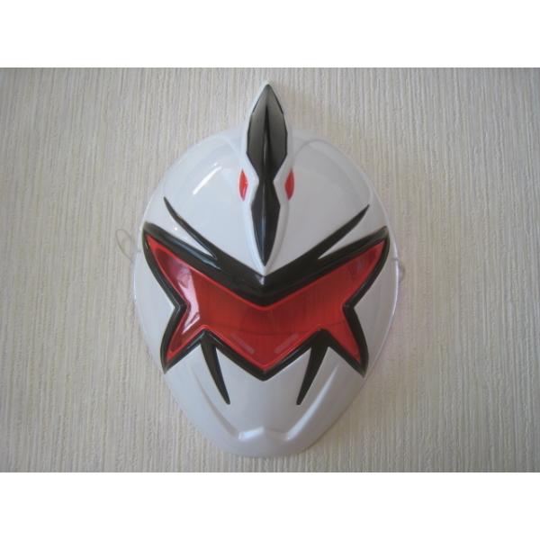 お祭りや縁日で販売されているキャラクターお面です。お子様の変身ごっこやヒーロー・ヒロイン遊びに大活躍！また飾りとしてお好きなキャラをお部屋に飾って楽しく彩ってみてはいかがでしょうか？