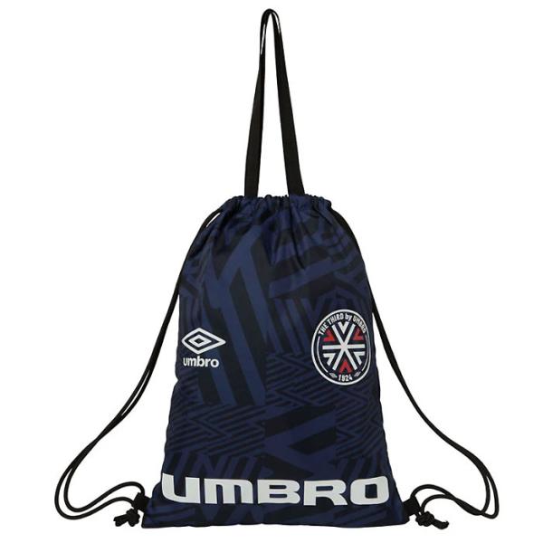 【メーカー】UMBRO（アンブロ）【カテゴリー】サッカ−【分類】バッグ【商品説明】アンブロ独自のプリント柄を使用した2WAYナップサック。【カラー・仕様・サイズ】カラー：NV（ネイビー）素材：ポリエステル100%サイズ：約35cm×48cm...