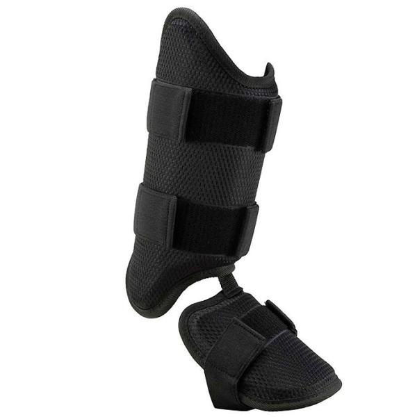 【メーカー】ミズノ（MIZUNO）【カテゴリー】野球【分類】プロテクター【商品説明】ミズノフットガードの中でプロ選手の使用率No．1のガード。メイン素材に高反発素材のKaRVOを採用。本体自体に可動性があるため、足の動きを妨げずに高いフィッ...