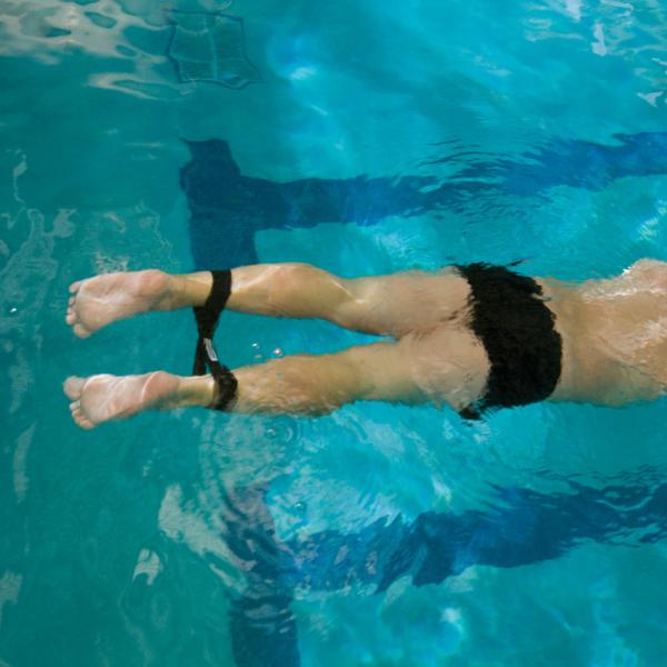 【メーカー】Soltec‐swim（ソルテック）【カテゴリー】スイミング【分類】トレーニング用品【商品説明】膝や足首の固定で開きをを防止ブレない理想的なキック練習に。【カラー・仕様・サイズ】足首用チューブカラー：ブラック
