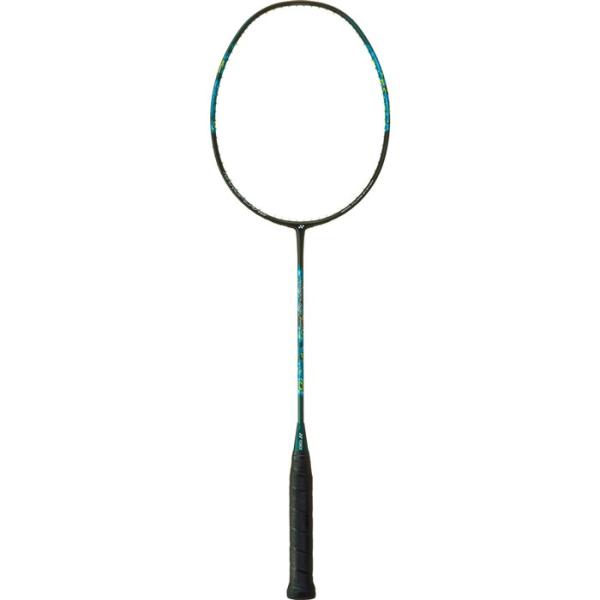 【メーカー】Yonex（ヨネックス）-×【カテゴリー】バドミントン【分類】ラケット【商品説明】ヘッドライトを追求したフレーム設計による抜群の操作性。柔らかい打感で楽に飛ばせるエントリーモデルラケット。【カラー・仕様・サイズ】カラー：530（...
