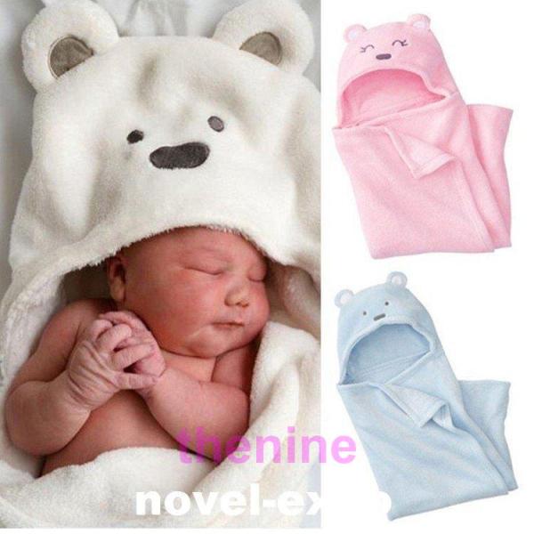 ■商品紹介■肌触りの良いベビー用おくるみです。赤ちゃんをすっぽり覆ってくれるので、お風呂の後やお出掛けの時などに重宝します☆フード部分にはかわいいクマさんのお目々とお耳が付いていて、被るととてもかわいいですよ！出産祝いなどにも喜ばれること間...