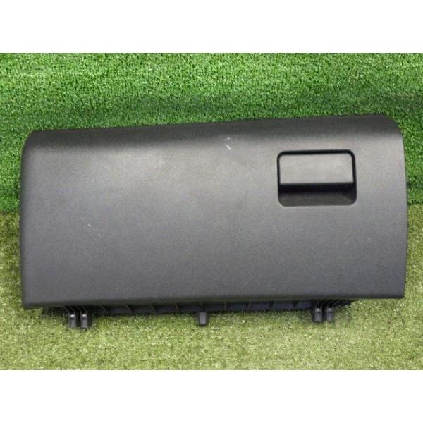 **** 商品説明を必ずご確認ください ****部品管理番号：242353000070210メーカー純正品番：55550-26010-B0部品名：グローブBOX部品メーカー品番：55550-26010部品区分：リサイクル品管理品番：2423...