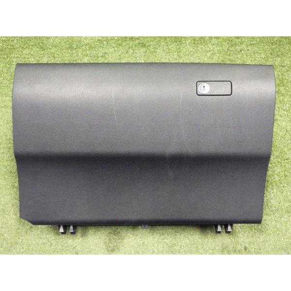 **** 商品説明を必ずご確認ください ****部品管理番号：242491000070210メーカー純正品番：55550-78020-C0部品名：グローブBOX部品メーカー品番：55550-78020部品区分：リサイクル品管理品番：2424...