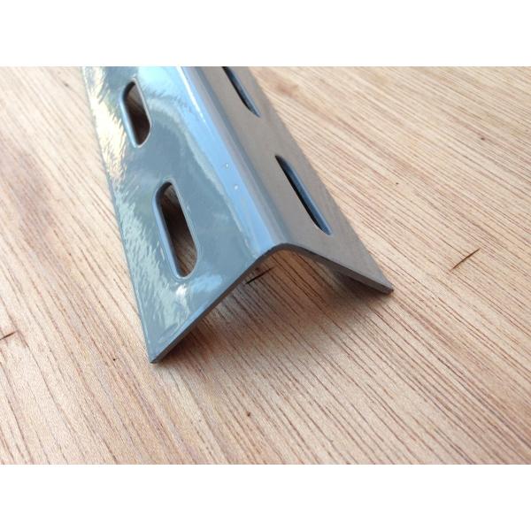 ご覧いただき誠にありがとうございます。●L型アングル●寸法：40×40×1200ｍｍ●穴寸法：30mm×7mm●厚み：2mm　●カラー：グレー色●カット加工無料！50mmピッチでカット加工可能です！出来る限り柔軟な対応を心がけております。何...