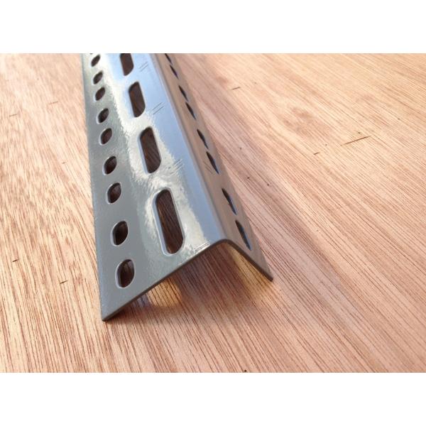 ご覧いただき誠にありがとうございます。●L型アングル●寸法：60×40×1200ｍｍ●穴寸法：35mm×9mm、12mm×9mm●厚み：2mm　●カラー：グレー色出来る限り柔軟な対応を心がけております。何かご意見、ご要望等ございましたら、お...