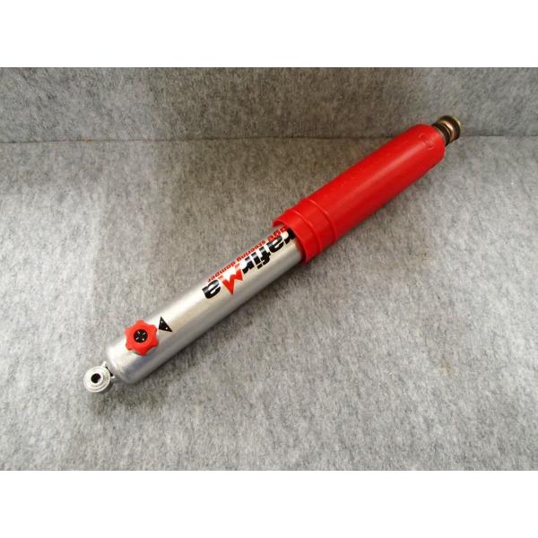 ランドローバー　ディフェンダー　調整式ステアリングダンパー　TERRAFIRMA※上側のブッシュは純正と比べて若干厚みが薄いため、交換後、走行中に振動でカタカタという音が出ることもあります。　その場合はボルト・ナットをもう少し強く締めるか、...