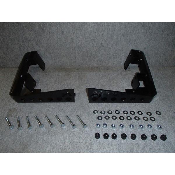 ランドローバー　ディフェンダー　リヤバンパーコーナーガード　110用　TERRAFIRMA　　左右セットTERRAFIRMA製。ディフェンダーの110用（ハイキャパシティピックアップトラックを除く）です。※注意事項・90には取り付けできませ...