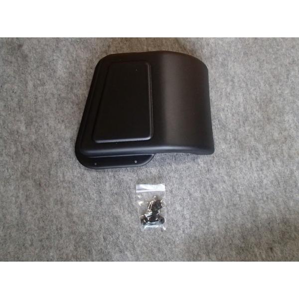 ランドローバー　ディフェンダー　樹脂製スノーカバー　右ハンドル用　TERRAFIRMA樹脂製のスノーカバーです。左フェンダーに付きます。取り付けネジ、ネジキャップが付属します。無塗装品ですが、塗装せずに使用することができます。※質感は画像と...