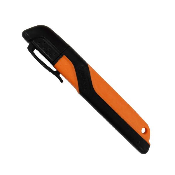 切れ味復活、刃物シャープナーです。【用途】刃物メンテナンス用品。【特徴】園芸作業で使う刃物や、日常で使用するちょっとした刃物などの研磨が簡単に行えます。簡易的な研磨ツールです。ナイフ・鉈など両刃の研磨が容易に行えるタングステンとセラミックブ...