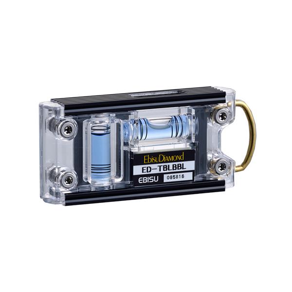 大型シャックルがスピーディーに動きます。【用途】足場組立などでの、水平・垂直の測定。【特徴】シャックル付で、落下防止用のコードを直接取り付けることができます。測定基準面が、V溝付でパイプ等が測定できます。蓄光付で、明るい所で光を蓄積して、暗...