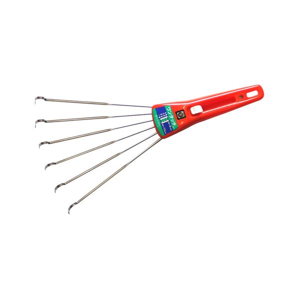 抜いた雑草を手早く集めるミニレーキです。【用途】落ち葉や枯れ草の掃除。【特徴】4段階に刃の開き具合を調整でき、狭い所から広い所まで効率よく掃除できます。先端はステンレス鋼を使用しています。【仕様】●ステンレスブレード。●ハンドルカラー：オレ...