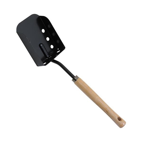 ≪用途≫清掃機。≪特徴≫溝掃除用です。細かい部分の作業に最適です。水切り穴が付いて便利です。U字溝の掃除やマンション等の排水溝の掃除に適しています。≪仕様≫●全長：約380mm。●ヘッド部サイズ(約)：幅90×奥行120mm。●重量：260...