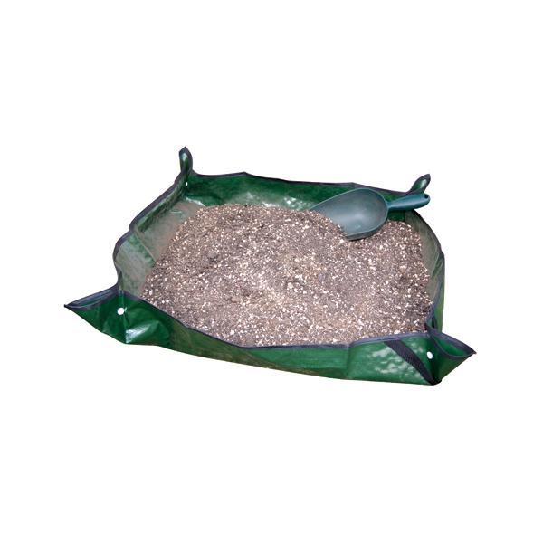 ≪用途≫鉢の植え替え作業や土・肥料混ぜ用。≪特徴≫室内やベランダなどでも、周りを汚さずお手軽に作業できます。撥水コート処理済みで水洗い可能です。使わない時にはコンパクトにたため持ち運び、保管に便利です。≪仕様≫●撥水コート処理済。●サイズ：...