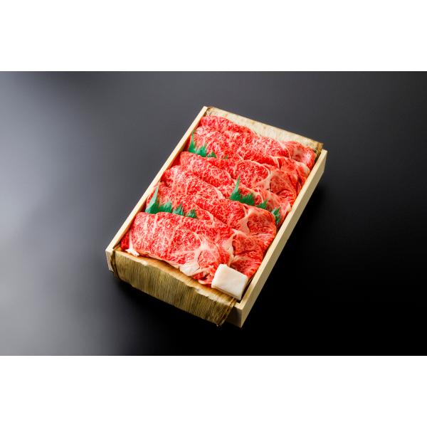 部位：ロース・ウデの組合せ。※在庫状況・お日にちによって部位組合せ内容が変更になる場合がございます。内容量:1.0kg（桐箱入）すき焼き用の松阪牛すき焼き肉です。※商品イメージにあります通り、商品には各部位の脂身部分も入りますので予めご了承...