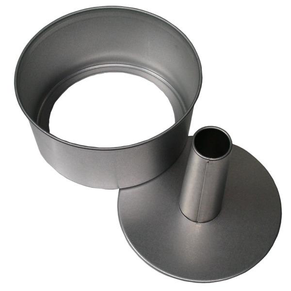 アルスター(アルタイト)と呼ばれる製菓器具によく使用される材質の商品です。繰り返しのご使用で、油が馴染み表面加工品にまけないくらいの使いやすさです。こちらの商品は底板と煙突のつなぎ目がございます。材質：スチールにアルミメッキサイズ：<...