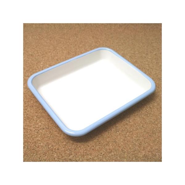 衛生的で食品の保存などにも安心してお使いいただけます。小物をディスプレイしても素敵です。■ホーロー製品の特徴■●ホーロー製品の表面はガラス質を焼付け加工し、鉄との三層構造。●表面がガラス質なので、金属イオンが発生せず料理・食品の味を変えませ...
