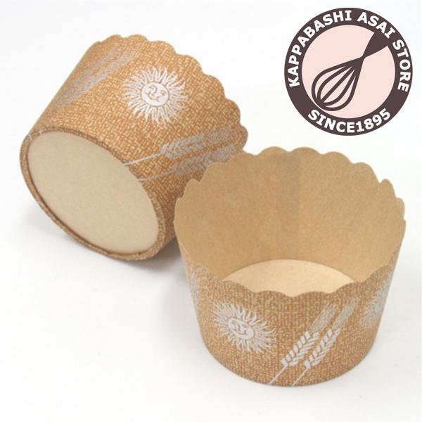 耐熱性の紙製焼き型の定番人気商品です。たくさん使う消耗品は価格で勝負！どこよりも低価格でご提供させていただきます♪材質 ： 未晒クラフトサイズ： 約φ68×H50mm機能 ： 耐熱性用途 ： ベーキング(オーブン専用)