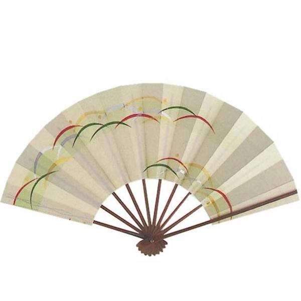 手描きの上品な扇子です。 【仕様】煤竹　鳥の子地【サイズ】28.8cm※お取り寄せ商品のため、発送まで少々お時間がかかります。また、返品・交換ができません。予めご了承願います。